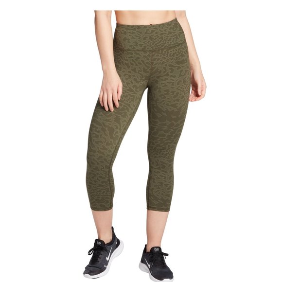 DSG | Pants & Jumpsuits | Nwt Dsg Womens Performance Capri Legging Camo ...